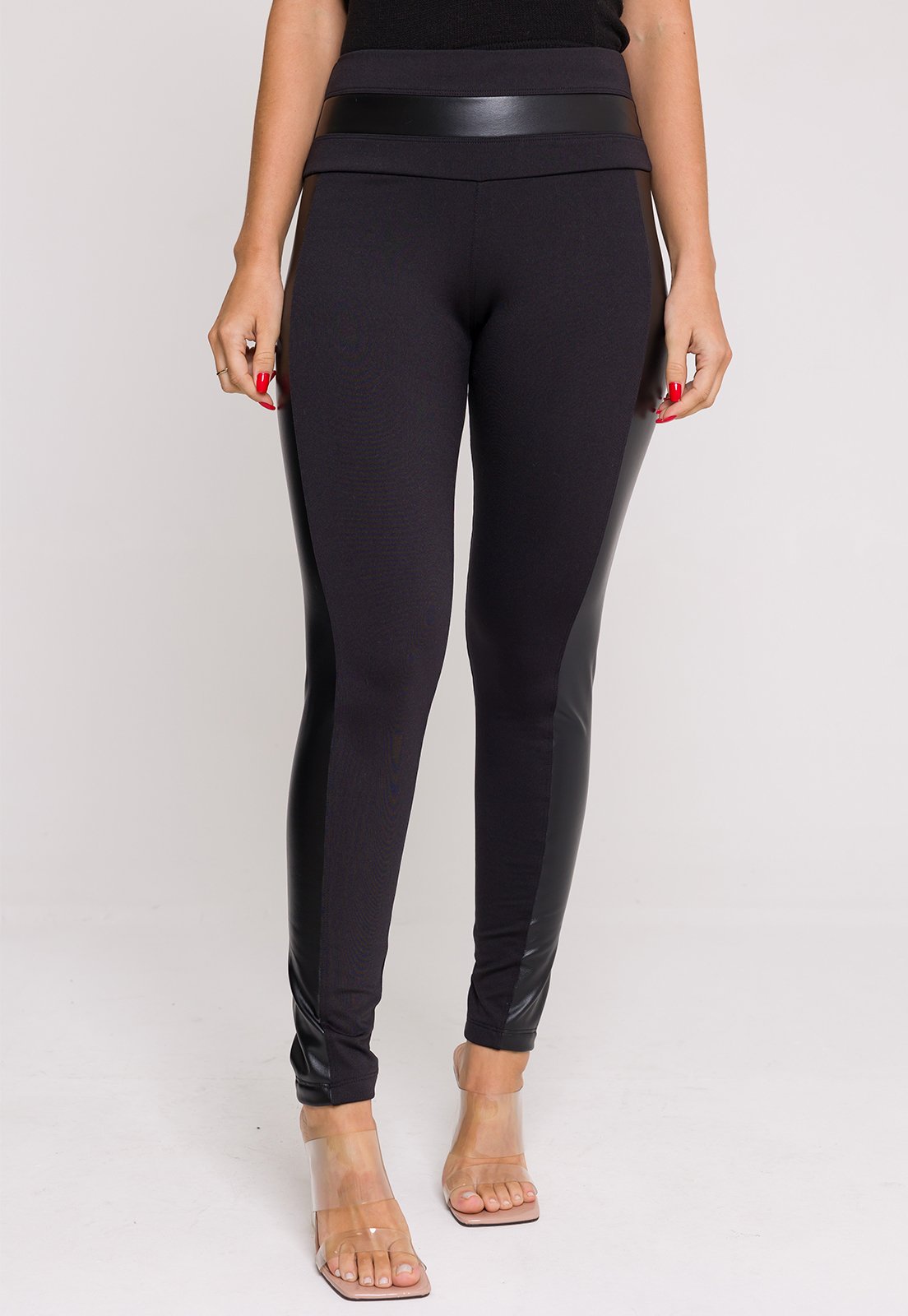 Legging Montaria com Detalhes em Couro PU Peluciada - Preto
