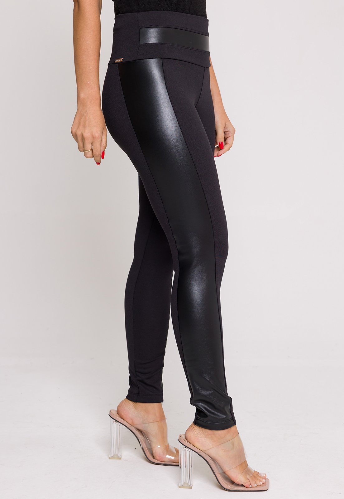 Legging Montaria com Detalhes em Couro PU Peluciada - Preto
